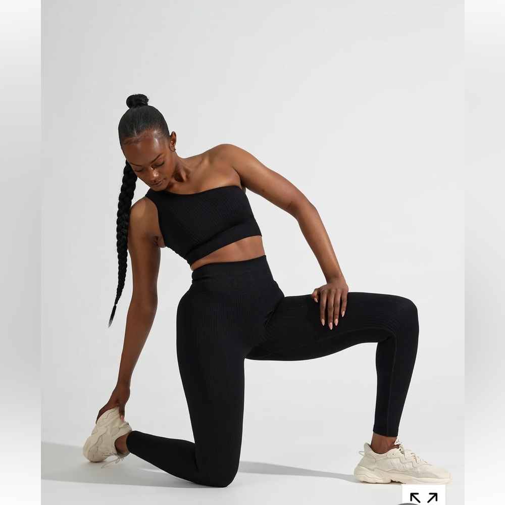 Buff Bunny Ribbed Seamless - Gem